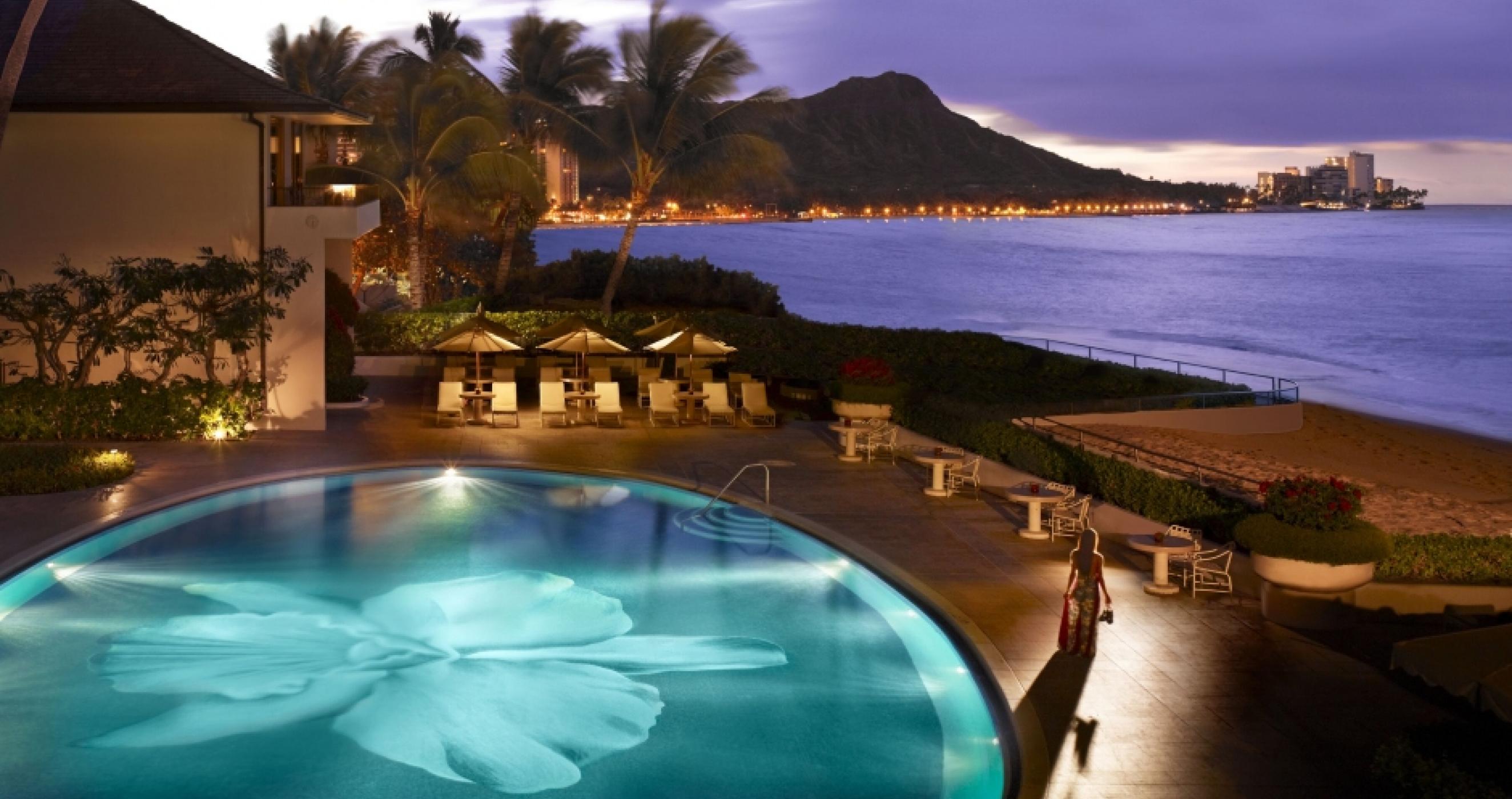 Halekulani Resort | Now Destination Weddings